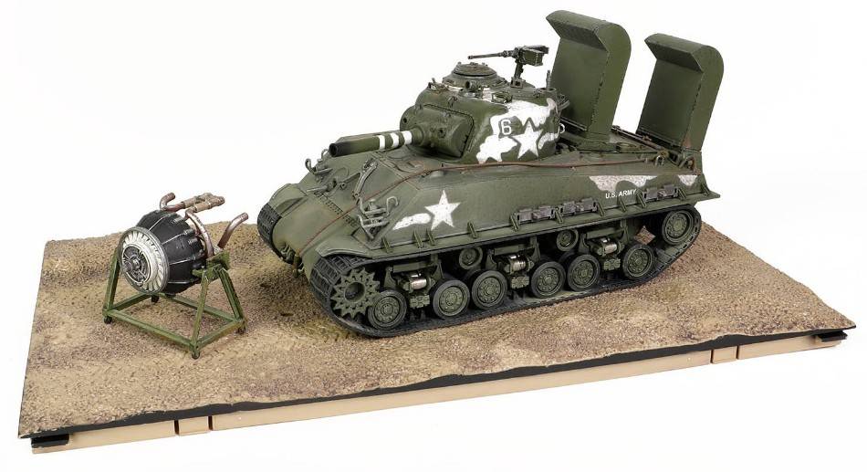 DIE CAST SCALE MODEL SHERMAN M4A3 (105) HVSS U.S.MEDIUM TANK 1945 1:32 ...